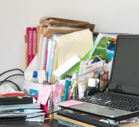 Is It Possible To Have A Clutter Free Meeting Table